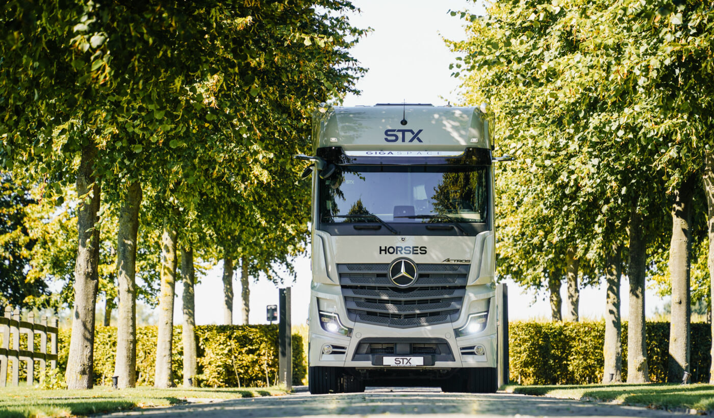 STX-Mercedes-Actros-L-23-048-22-1400x820 - SRM Vans Raynaud
