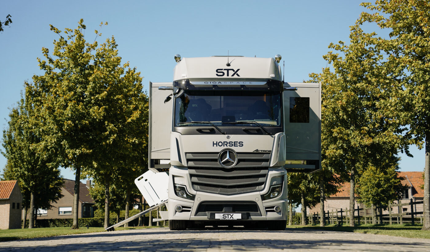 STX-Mercedes-Actros-L-23-048-23-1400x820 - SRM Vans Raynaud